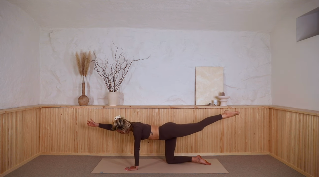 15 min - Slow Pilates Flow – Josefin Dahlberg